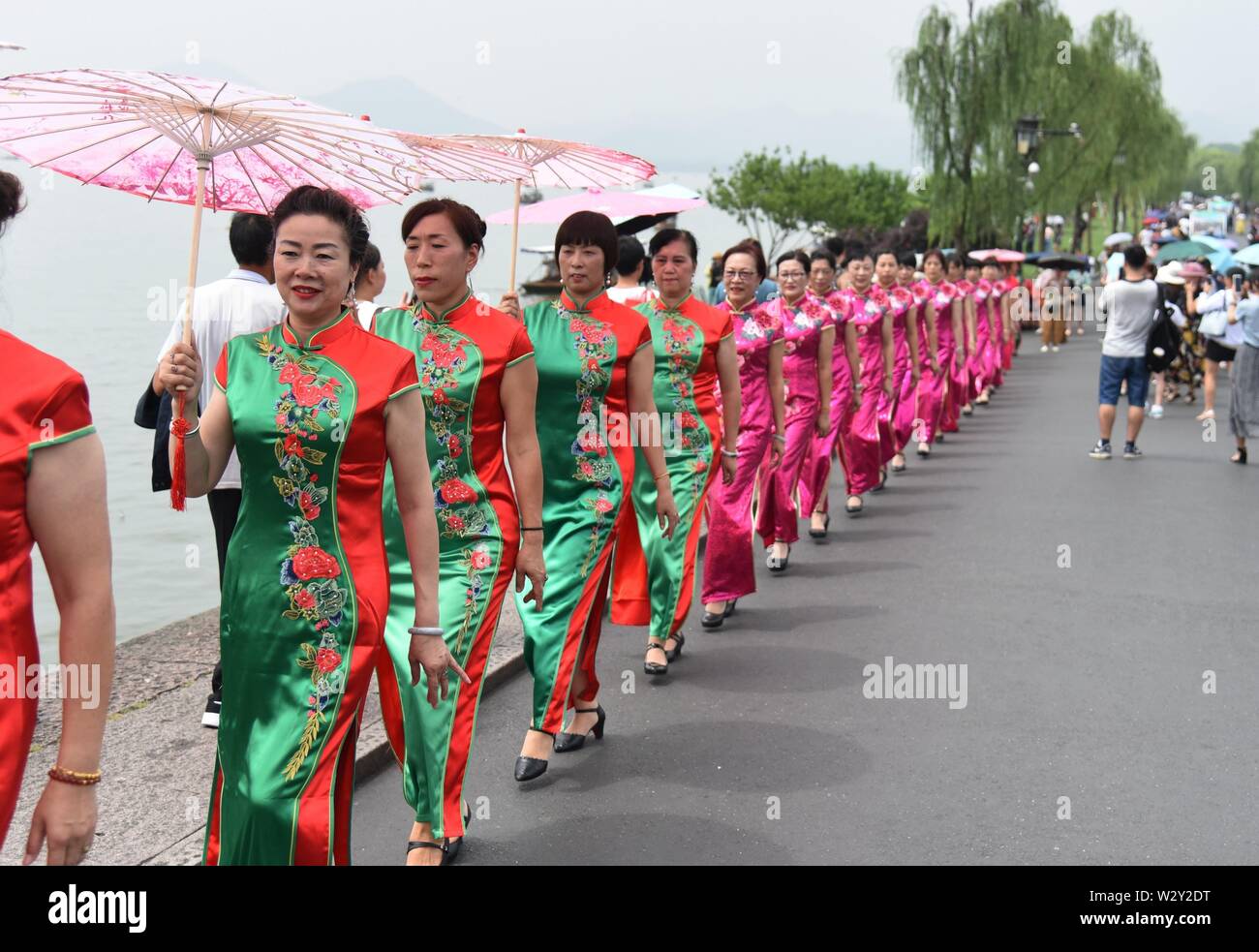 China Hangzhou West Lake Bai Causeway High Resolution Stock Photography ...