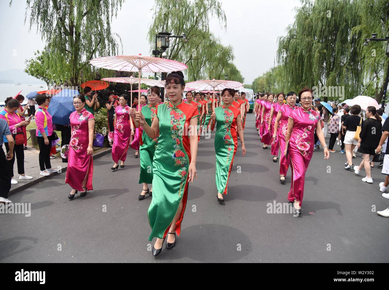 China Hangzhou West Lake Bai Causeway High Resolution Stock Photography ...