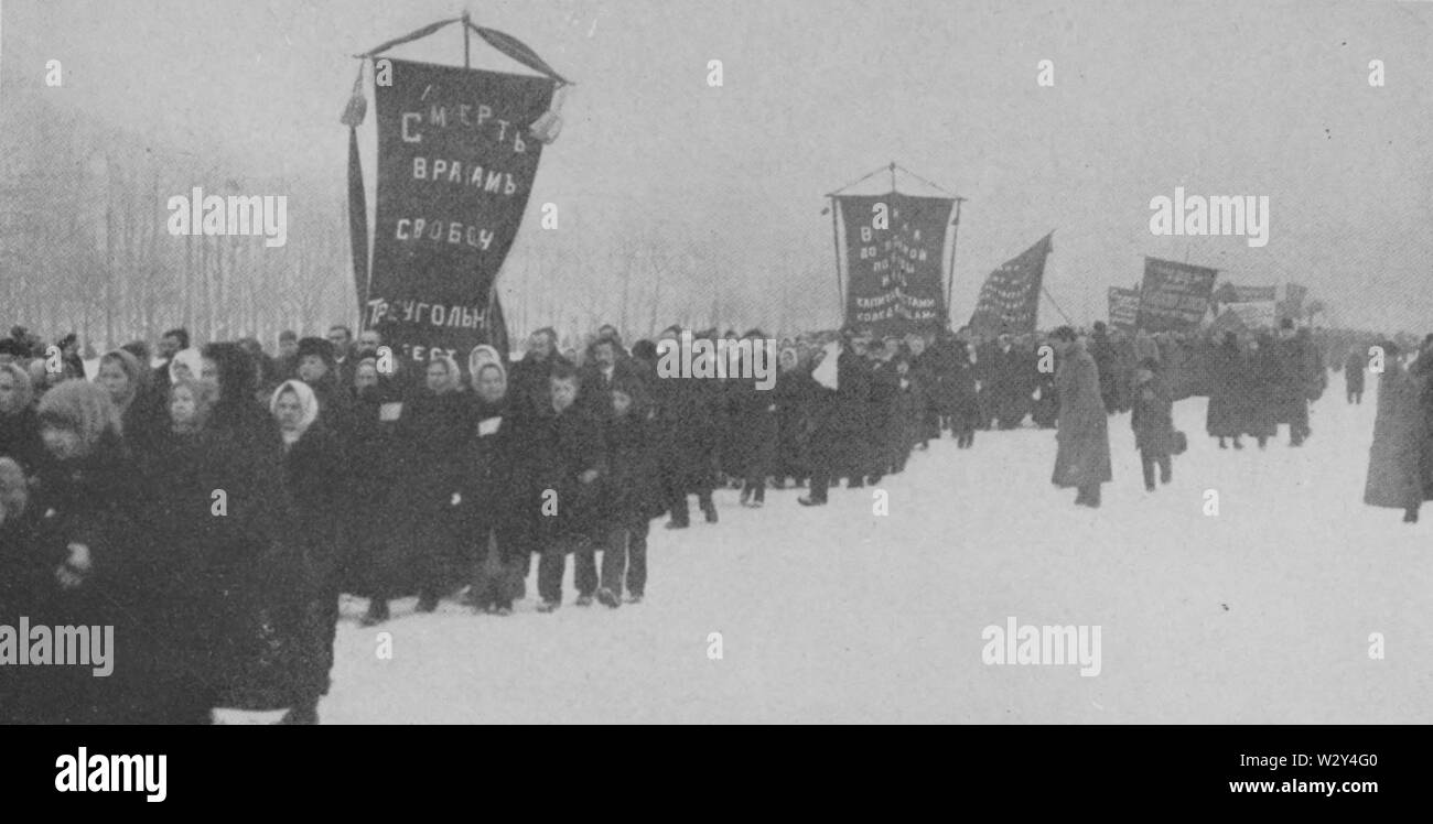 Petrogrado 1917 hi-res stock photography and images - Alamy