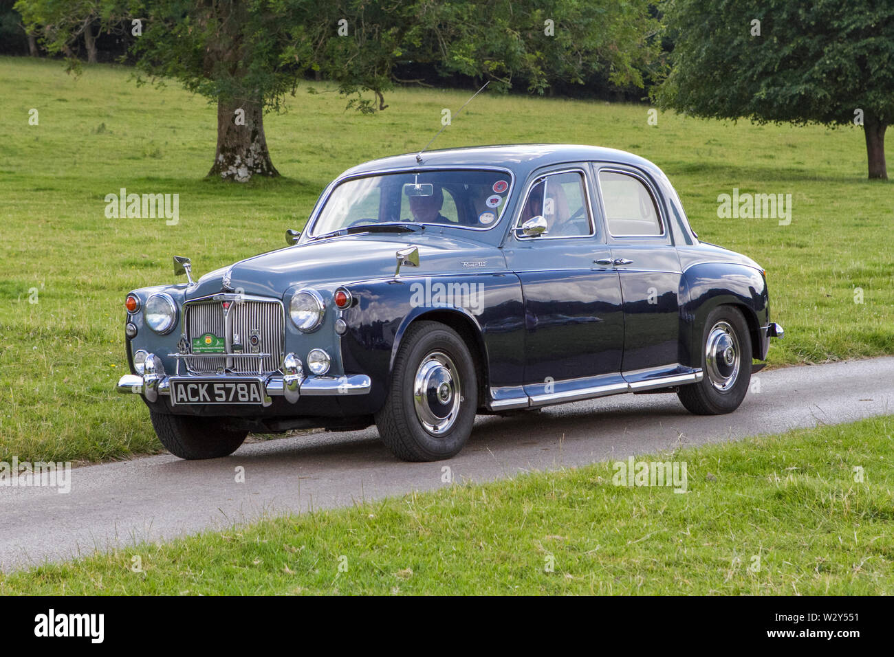 Vintage blue saloon car hi-res stock photography and images - Alamy