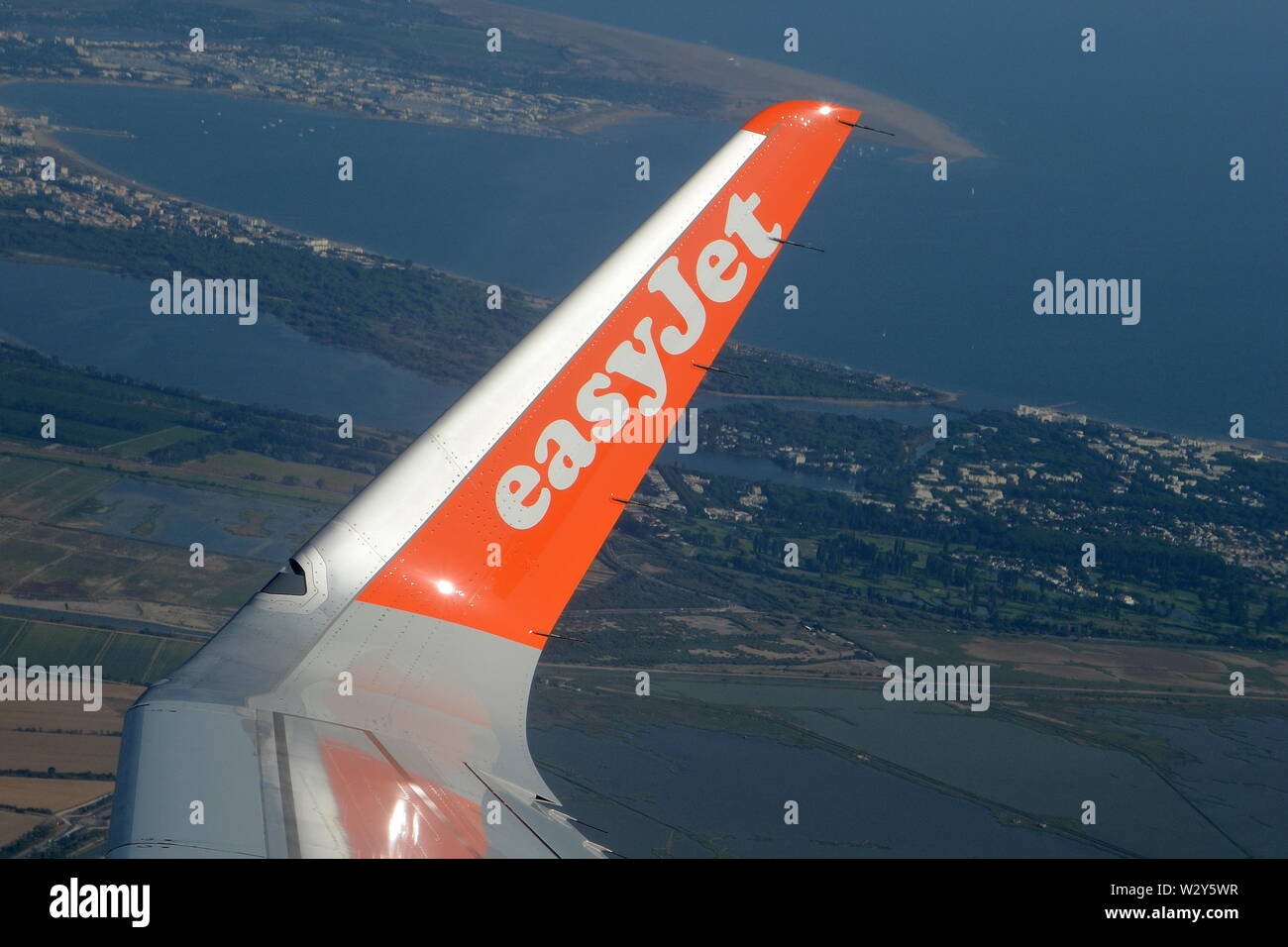 STARBOARD SHARKLET ON EASYJET AIRBUS A320-271NEO Stock Photo - Alamy