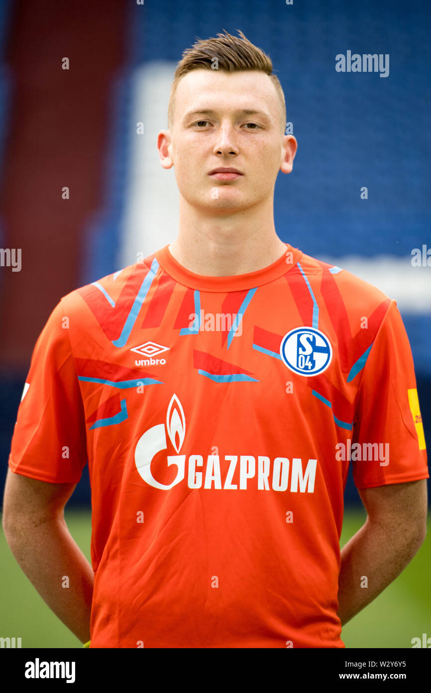 Goalkeeper performance hi-res stock photography and images - Alamy