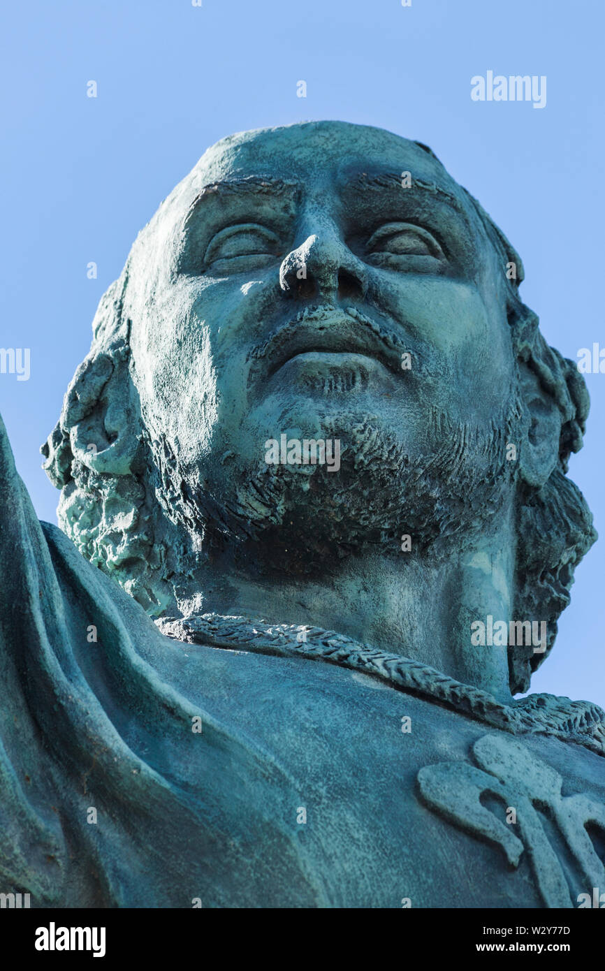 Bronze face cast hi-res stock photography and images - Alamy