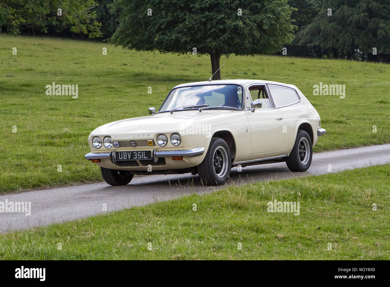 Reliant scimitar car hi-res stock photography and images - Alamy