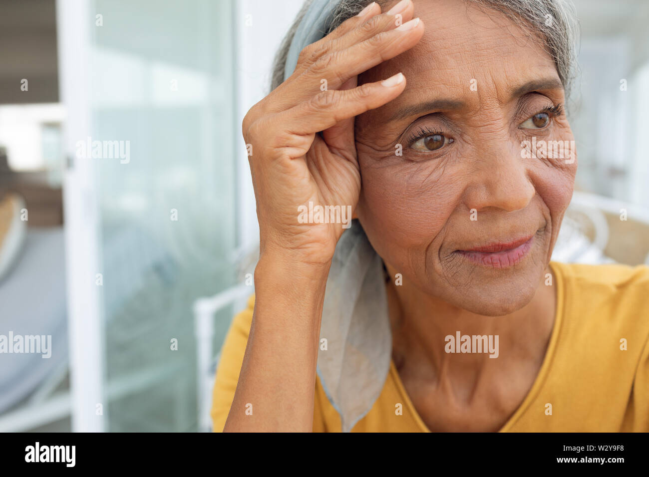 Hand on the forehead hi-res stock photography and images - Alamy