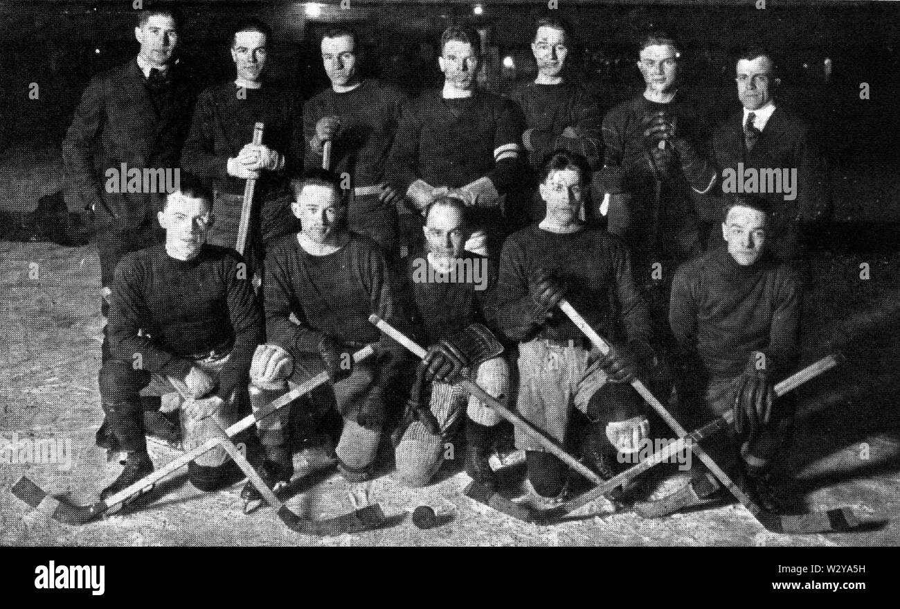 Michigan Wolverines ice hockey team, 1919-1920 Stock Photo - Alamy Michigan Wolverines ice hockey team, 1919-1920 Stock Photo - Alamy