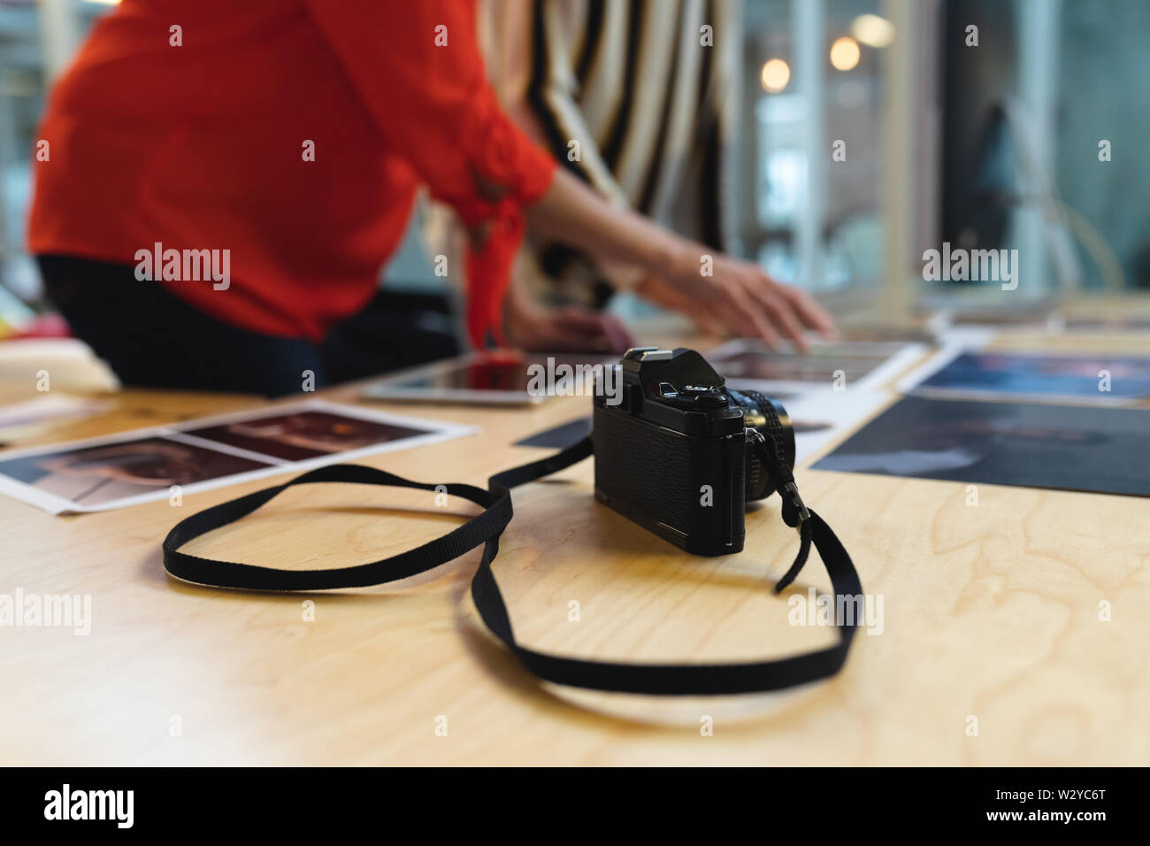 Camera on desk hi-res stock photography and images - Alamy