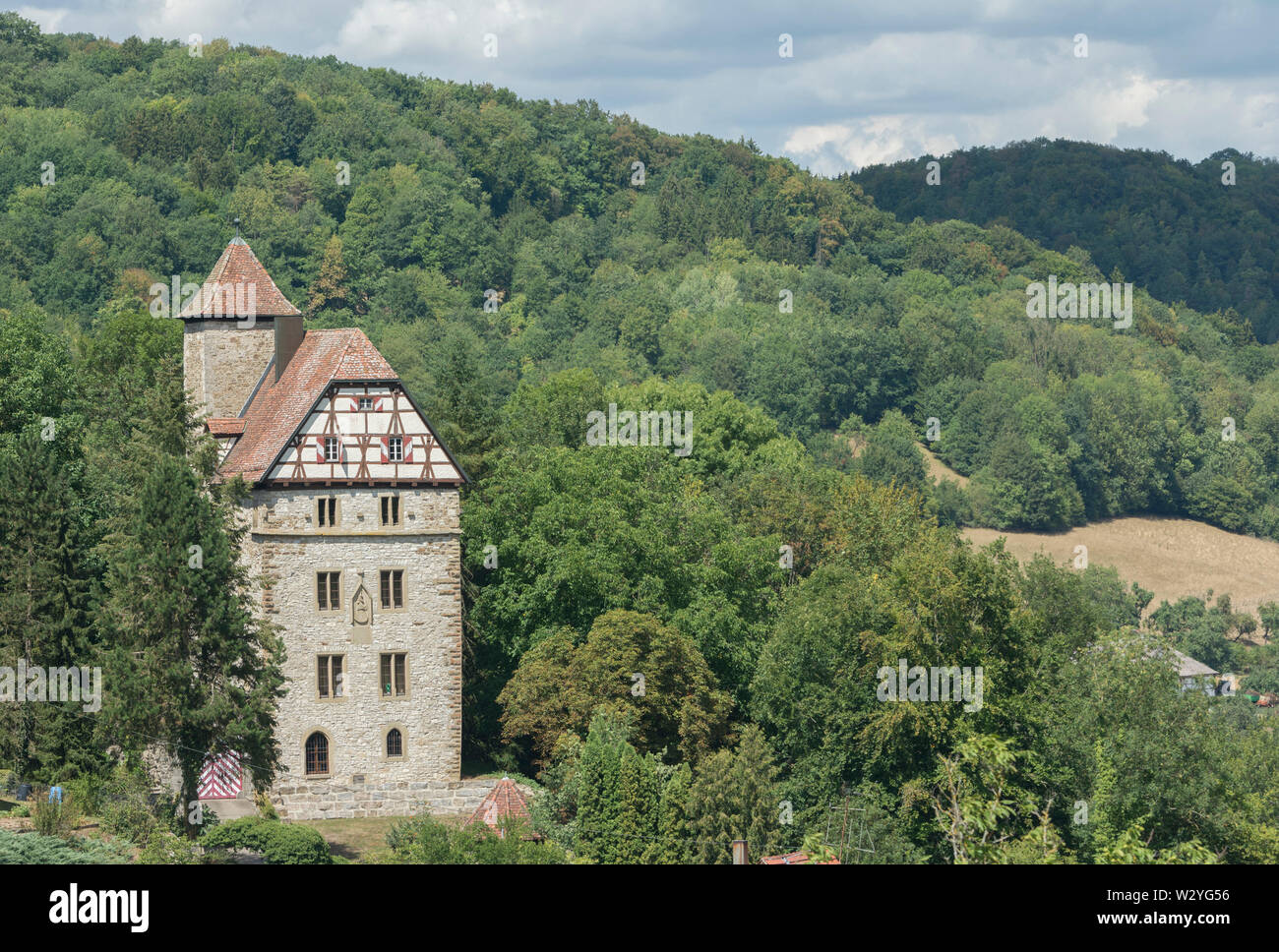 Castle in woodland hi-res stock photography and images - Alamy