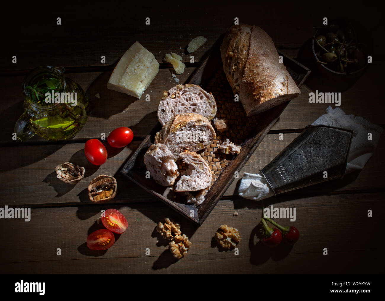 Breadtime hi-res stock photography and images - Alamy