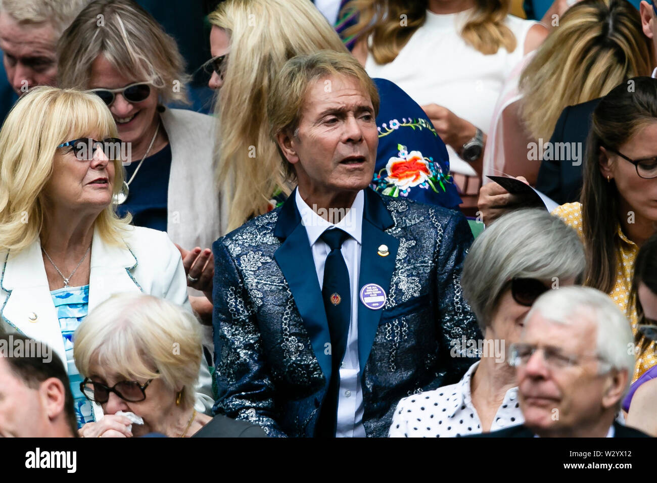 Cliff richard wimbledon hi-res stock photography and images - Alamy