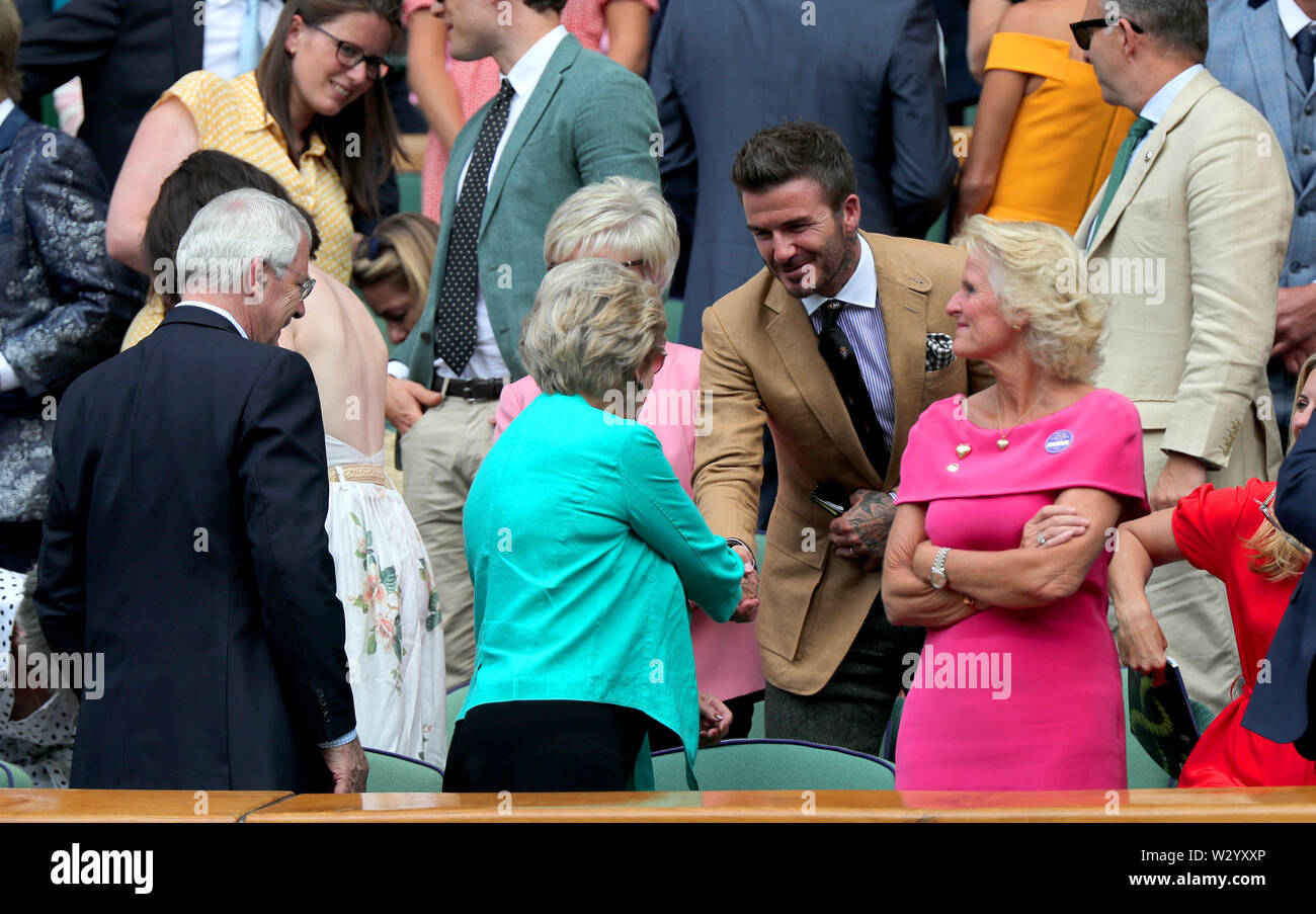 Norma major shakes hands with david beckham hi-res stock photography ...