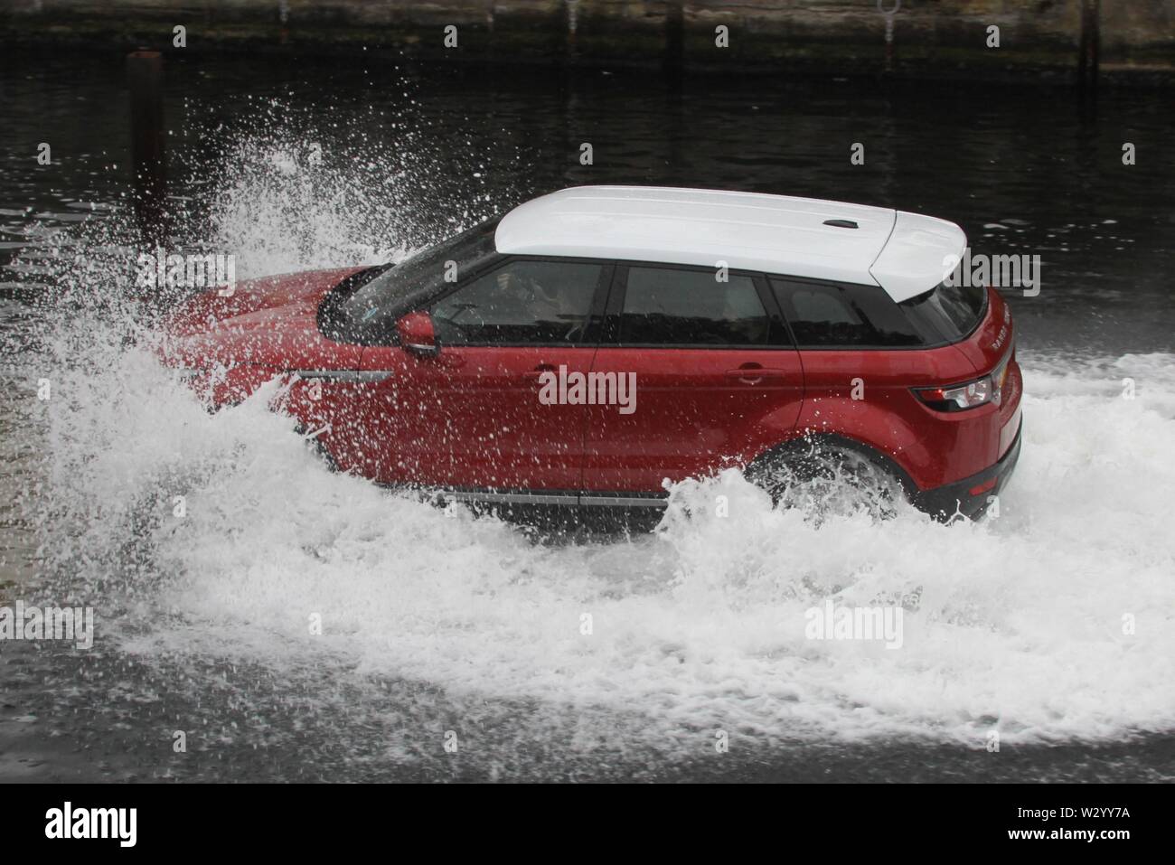 Baby range rover hi-res stock photography and images - Alamy