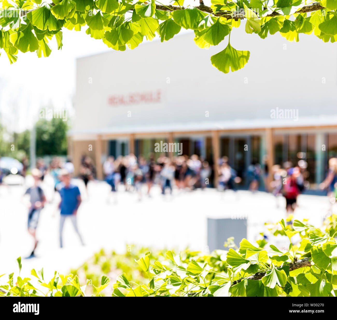 Kids run out of school hi-res stock photography and images - Alamy