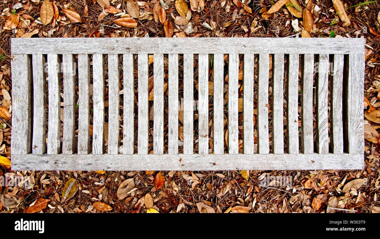 Gulf Shores, AL USA - 05/11/2019 - Wooden Bench 2 Stock Photo - Alamy