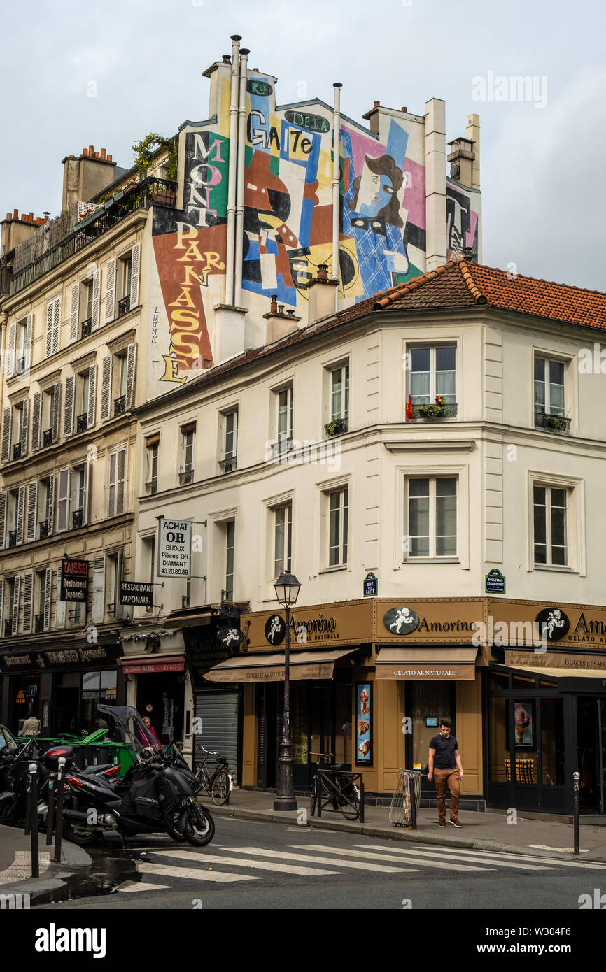 Paris murals street art hi-res stock photography and images - Alamy