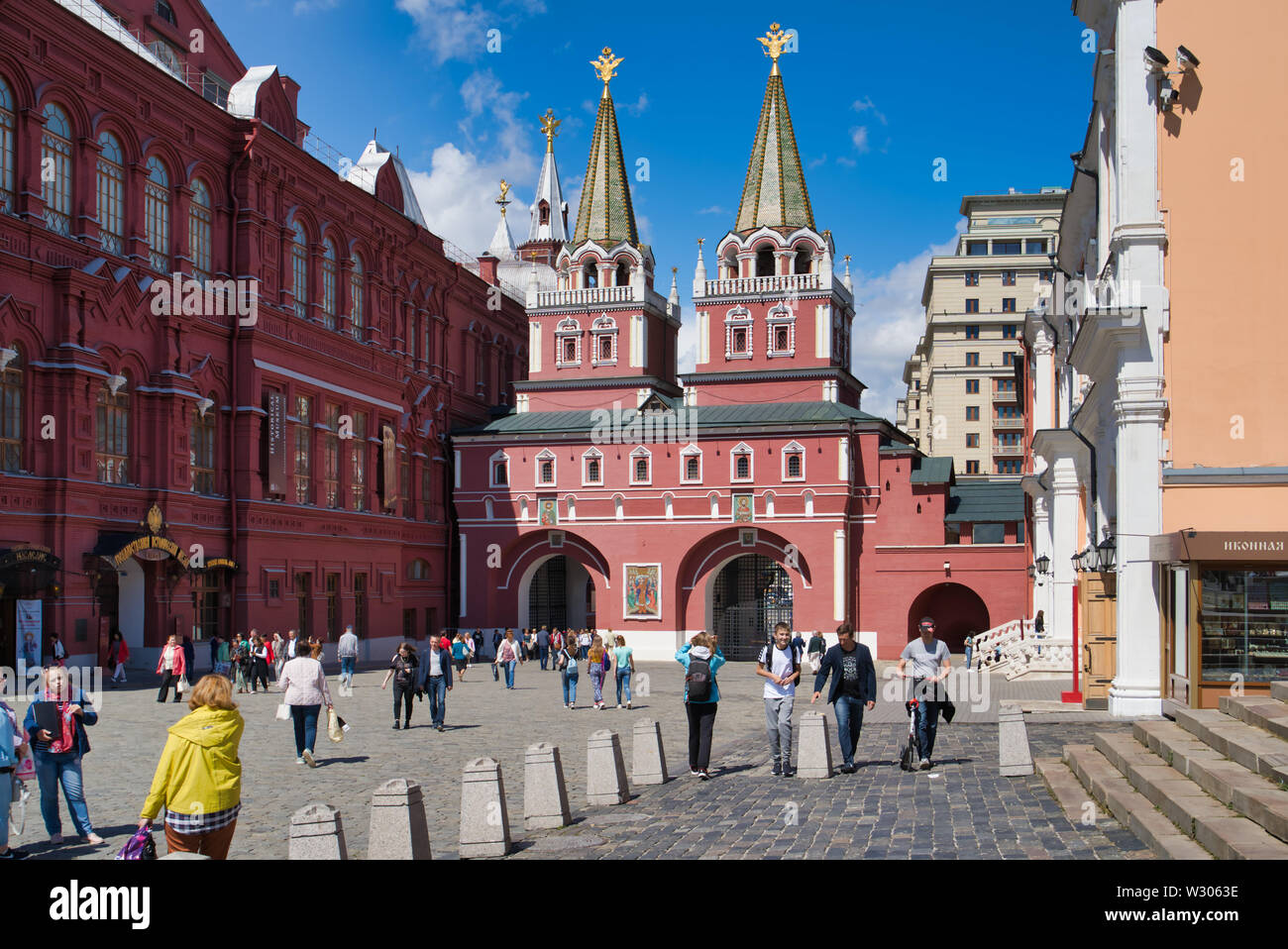 Moscow, Russia - JULY 06, 2019: Iberian Gate and Chapel of the Kitai ...