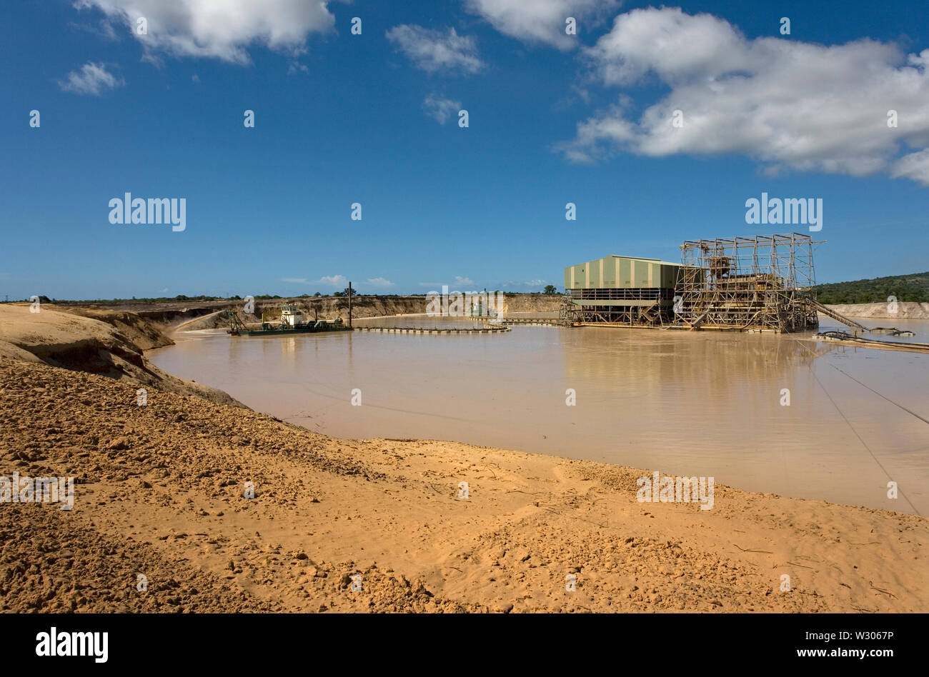 Managing & transporting of titanium mineral sands at mine site. Mining ...