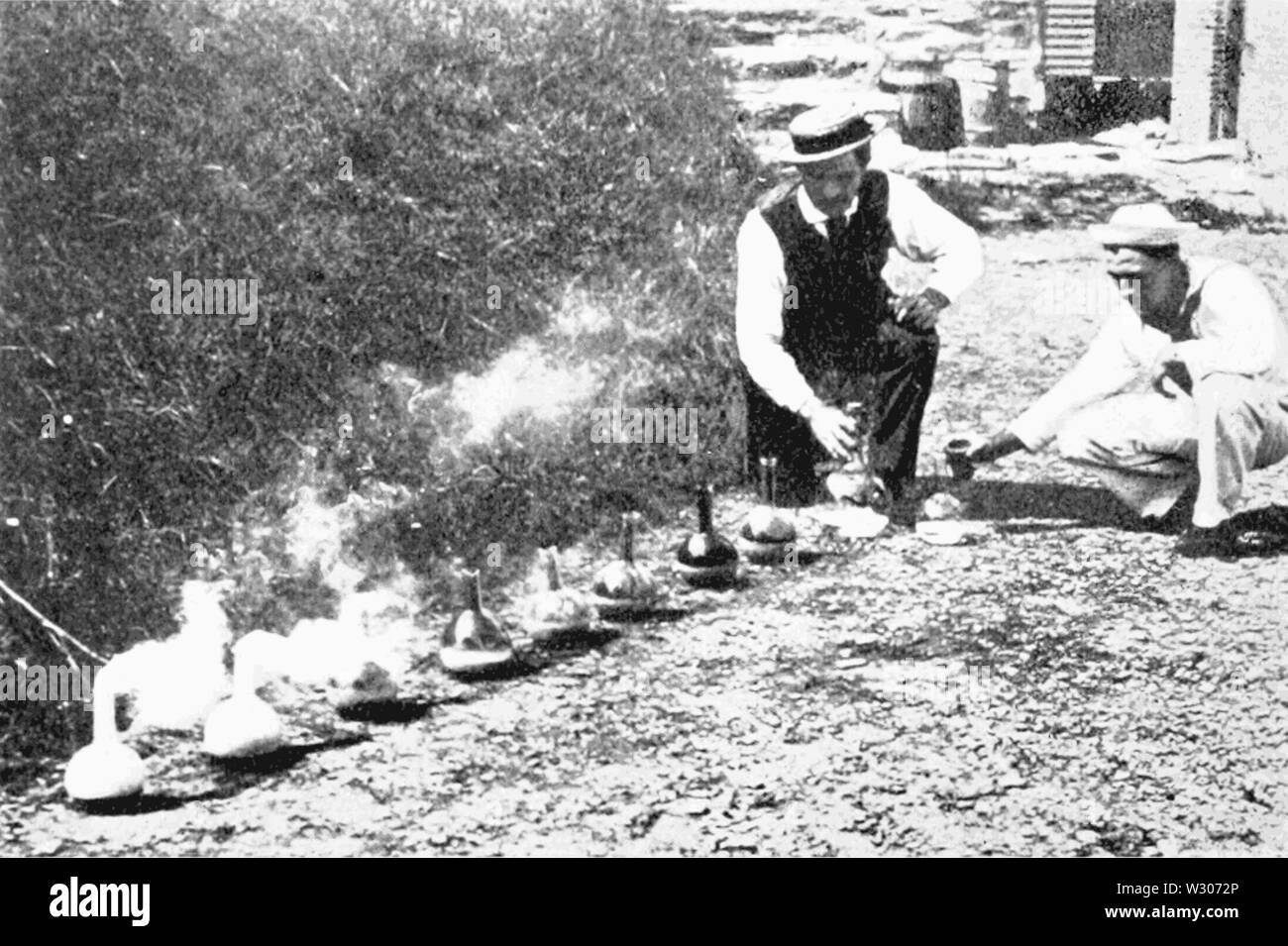 Mercury fulminate hi-res stock photography and images - Alamy