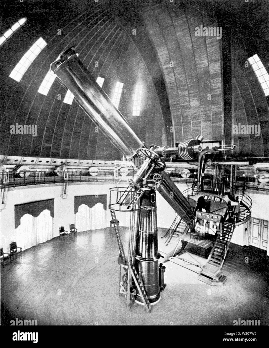 Photographic instruments Black and White Stock Photos & Images - Alamy