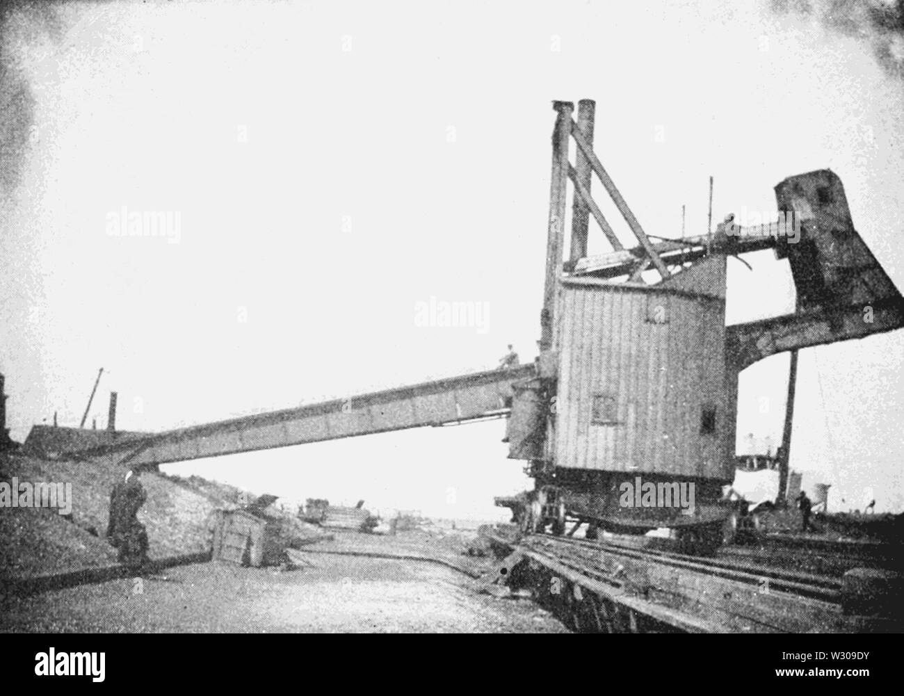 Loading railroad cars Black and White Stock Photos & Images - Alamy