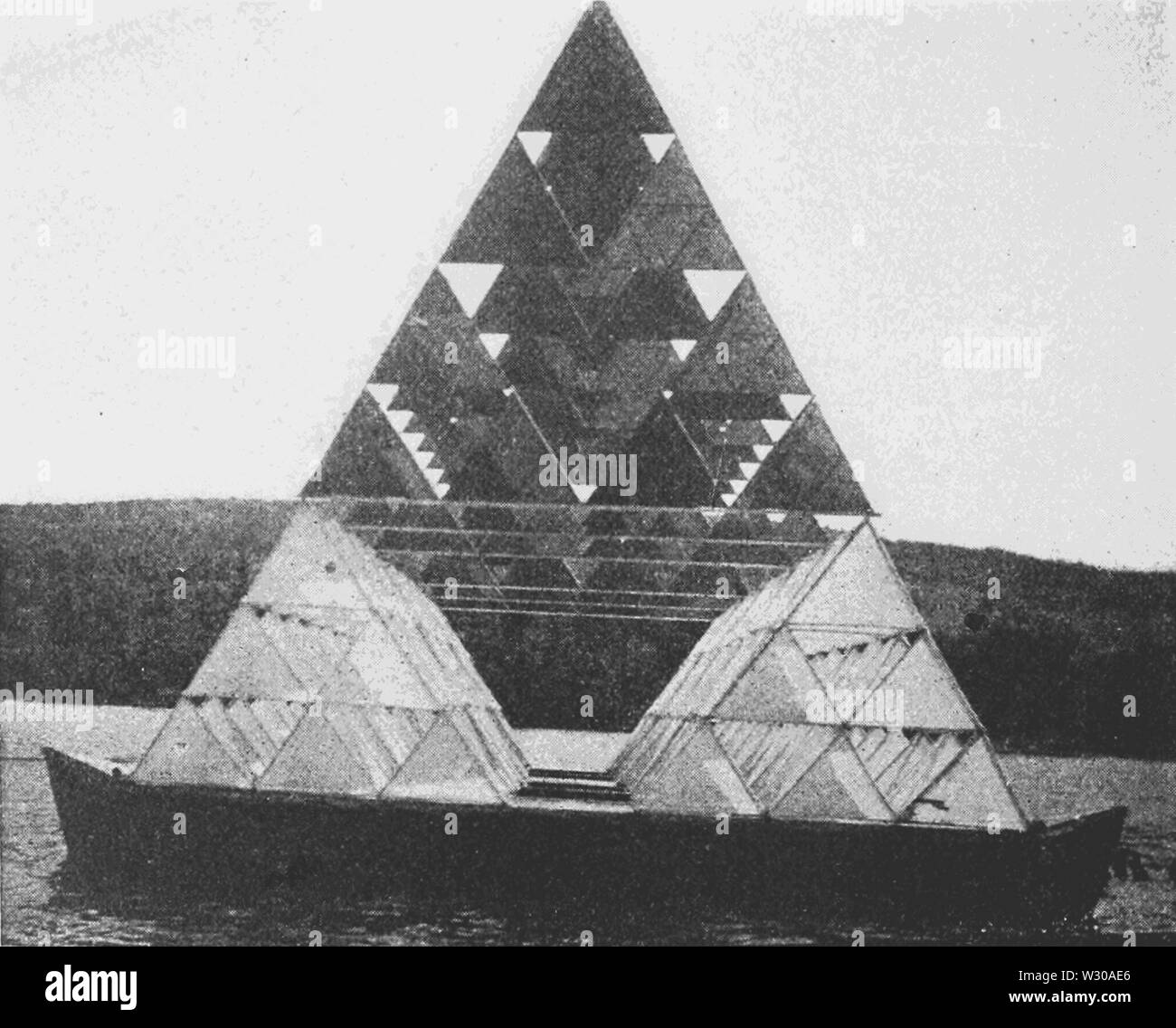 Ship end Black and White Stock Photos & Images - Alamy