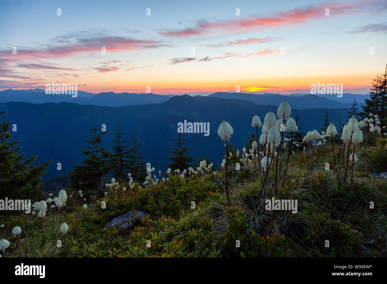 Beautiful View of American Mountain Landscape during a vibrant and ...