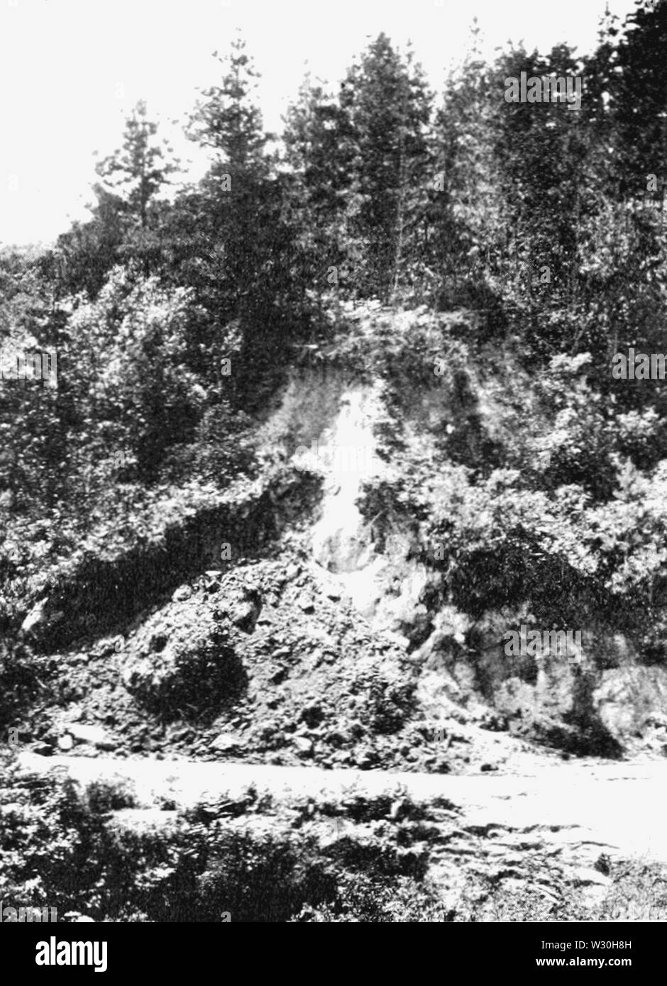 Landslide evidence hi-res stock photography and images - Alamy