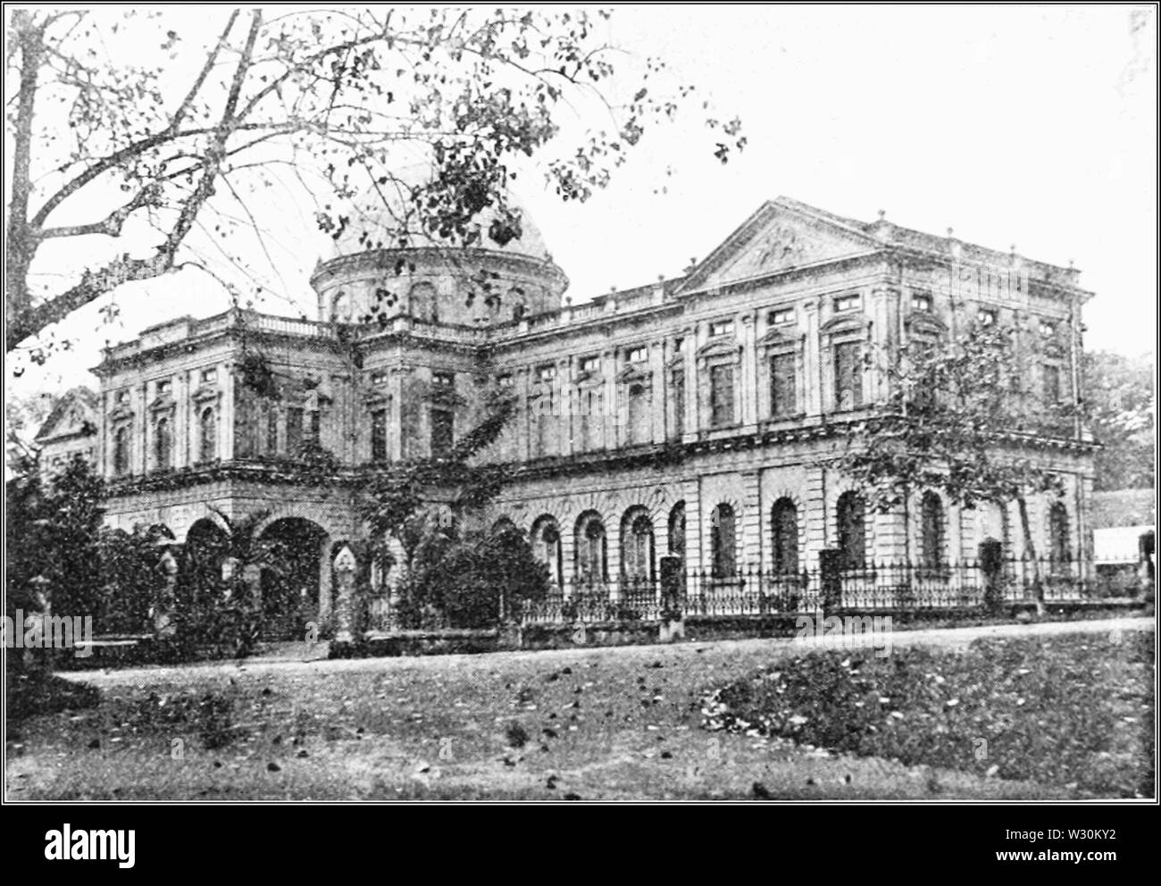 PSM V71 D490 Raffle museum in singapore Stock Photo - Alamy