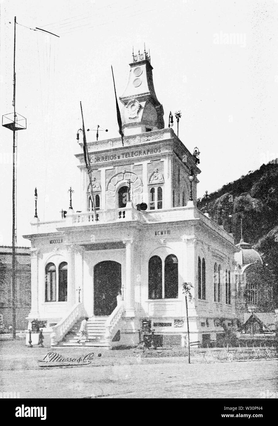 Building historical Black and White Stock Photos & Images - Alamy