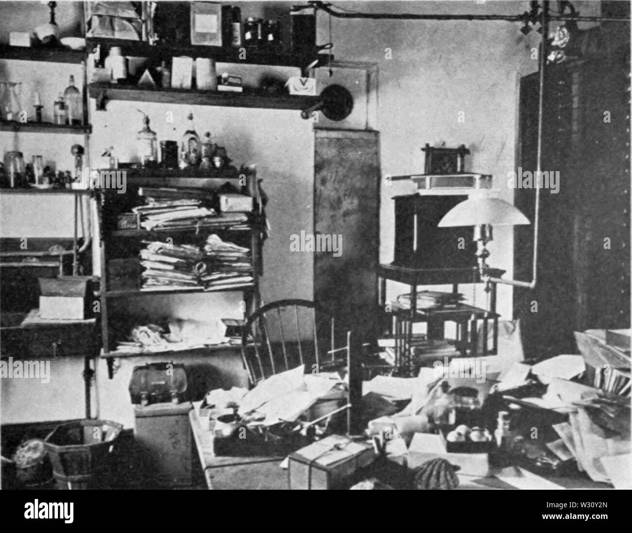 Professor's desk hi-res stock photography and images - Alamy