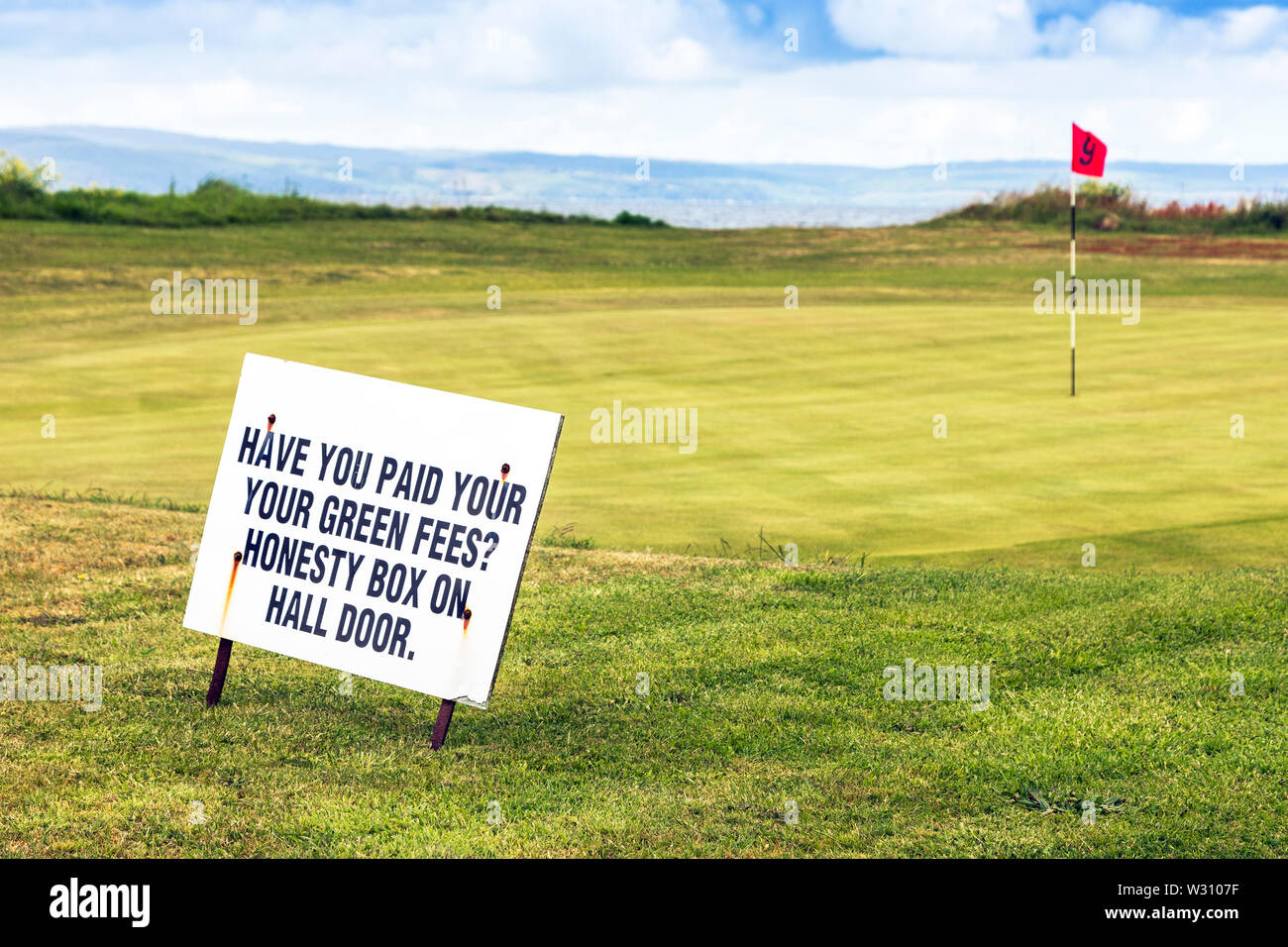 Honesty box golf hi-res stock photography and images - Alamy