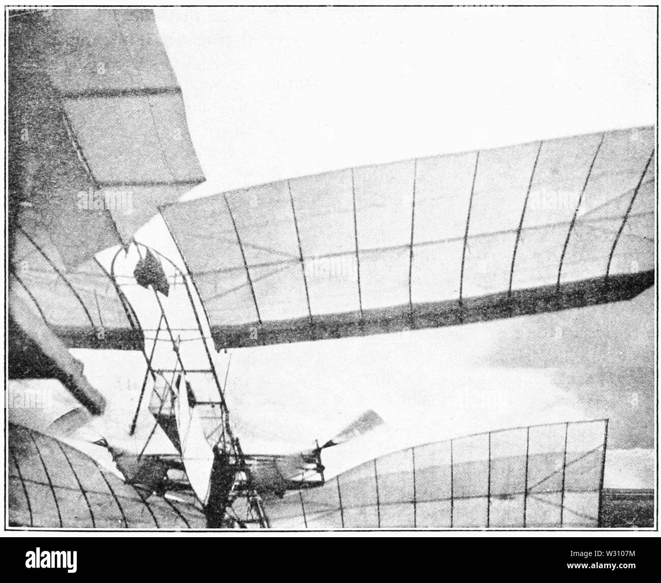 PSM V79 D415 Flight of large aerodrome on oct 7 1903 Stock Photo - Alamy