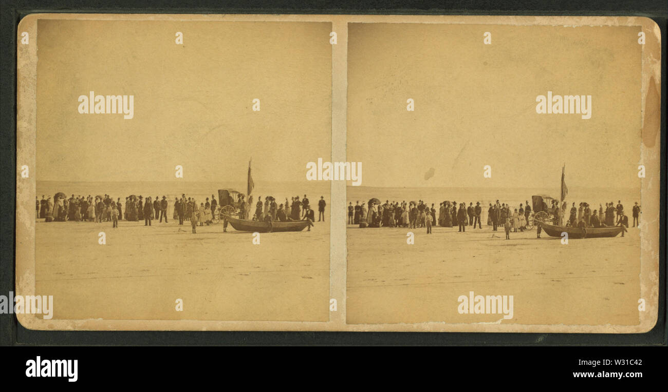 People on the beach, by James O Durgan Stock Photo - Alamy
