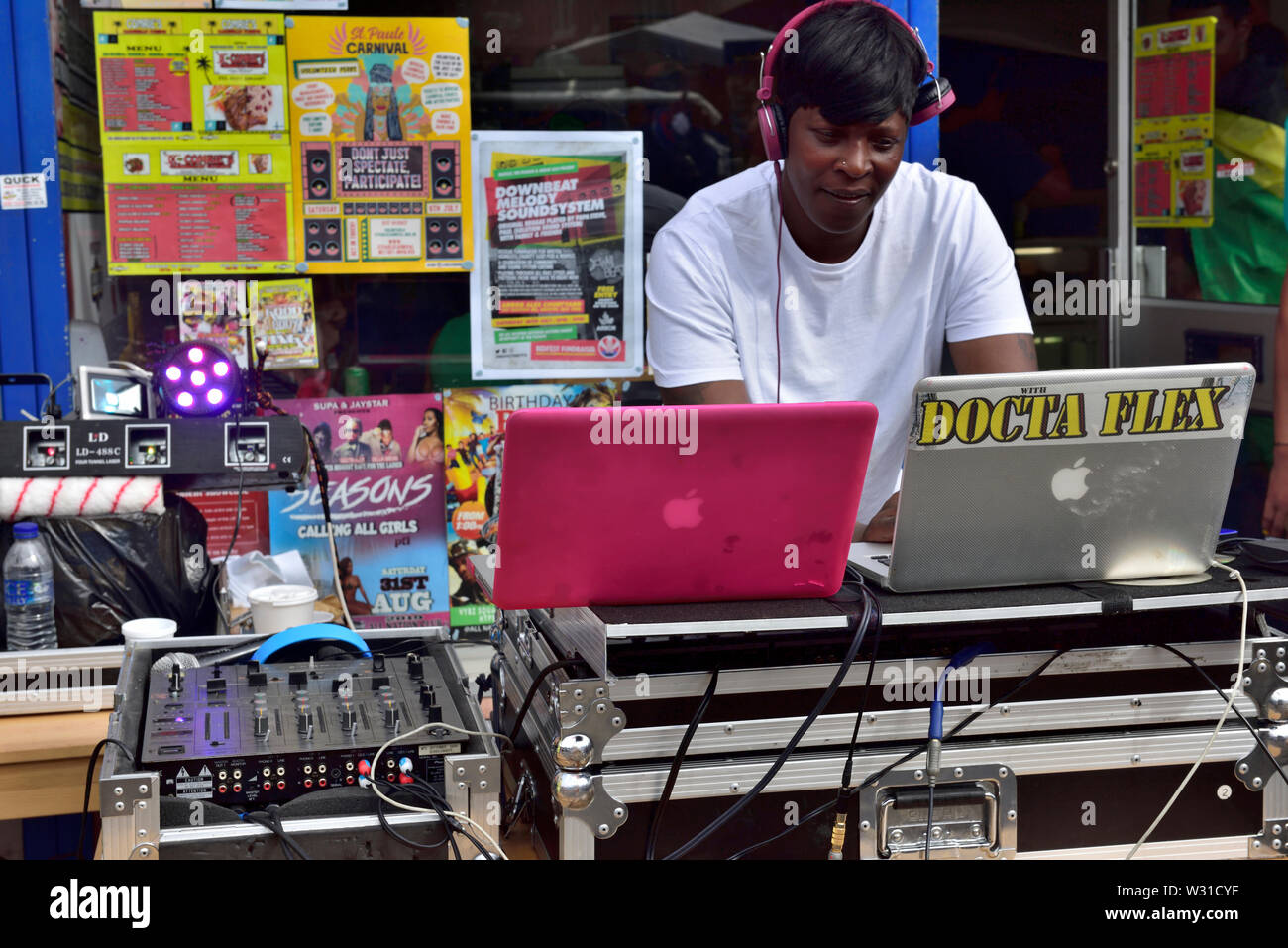 Dj mixing decks hi-res stock photography and images - Alamy