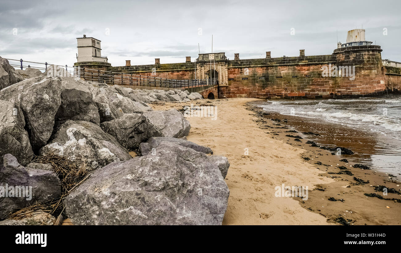 New brighton promenade river liverpool hi-res stock photography and ...