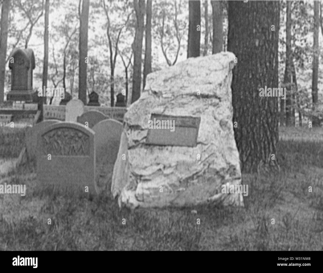 Grave ralph waldo emerson hi-res stock photography and images - Alamy