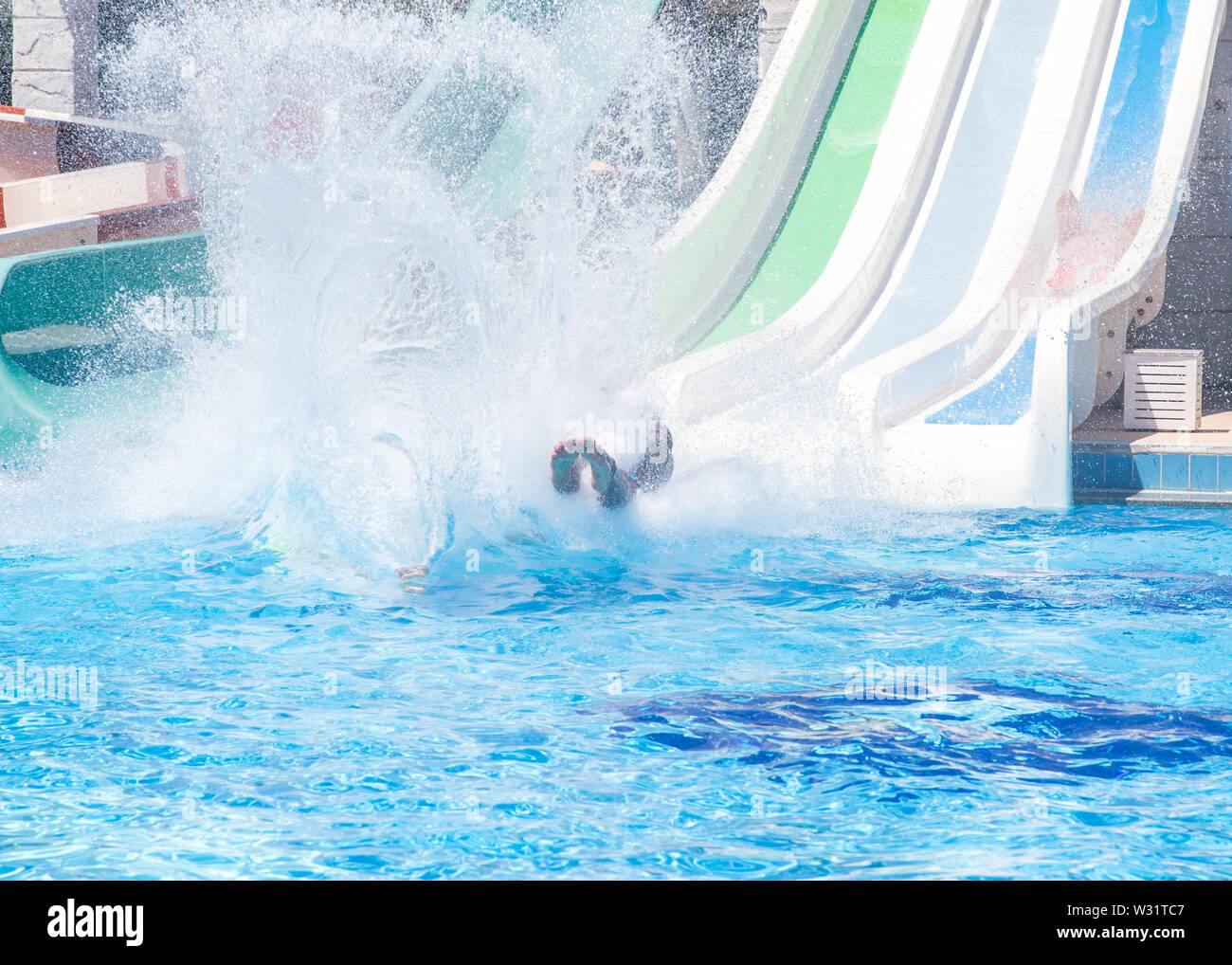 Splash tubes hi-res stock photography and images - Alamy