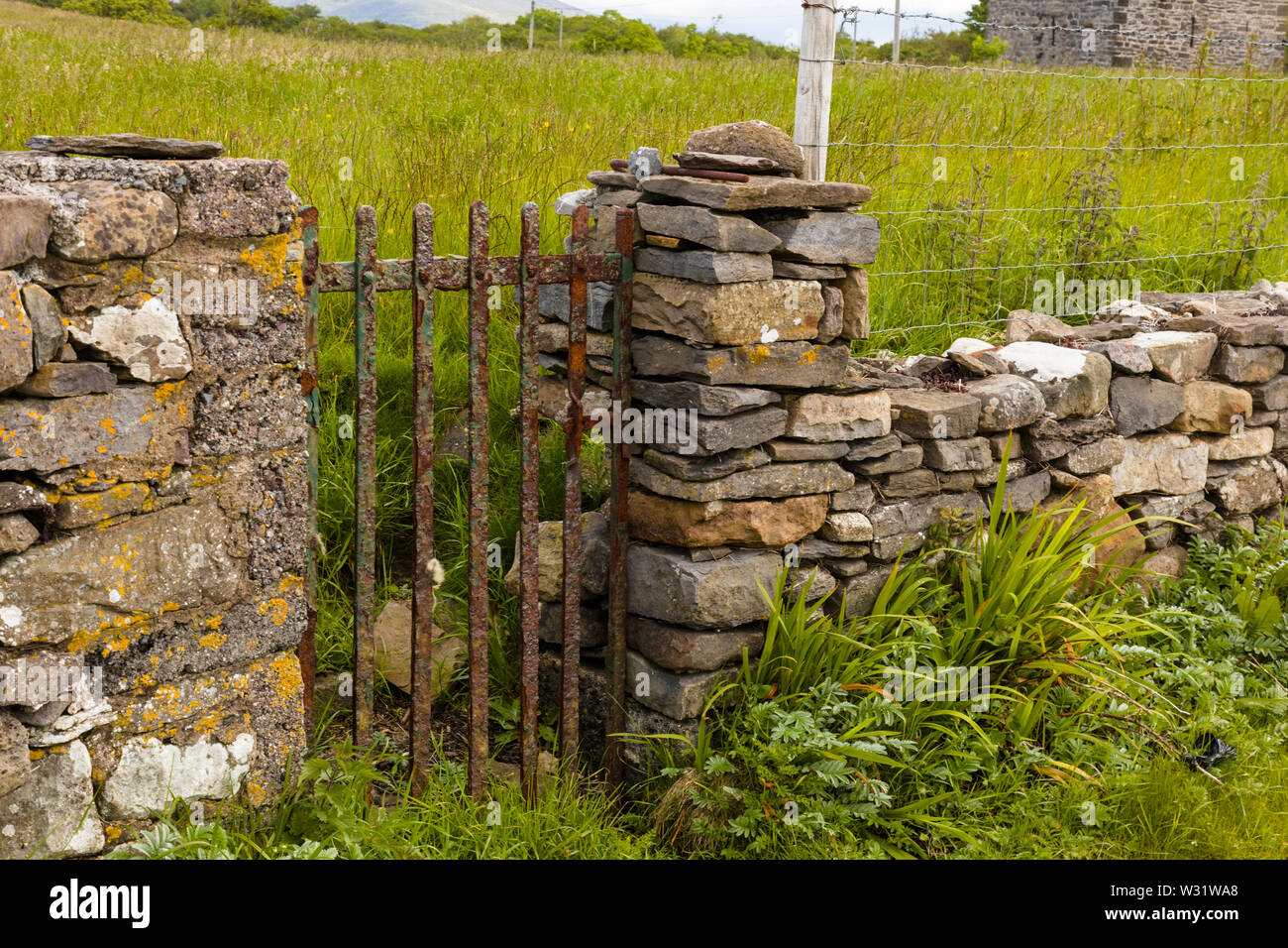 Rusted iron gate hi-res stock photography and images - Alamy
