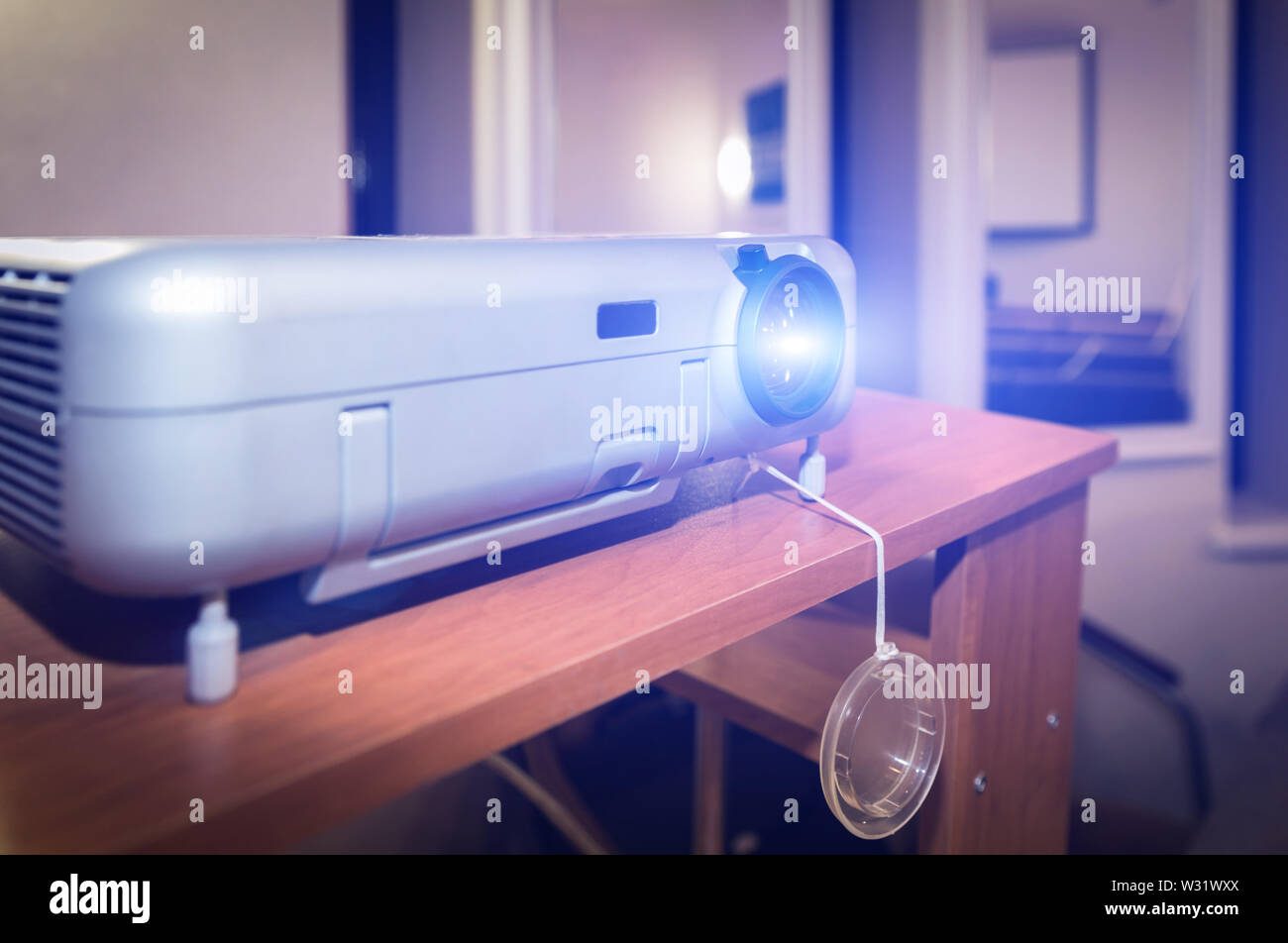 A data projector hi-res stock photography and images - Alamy