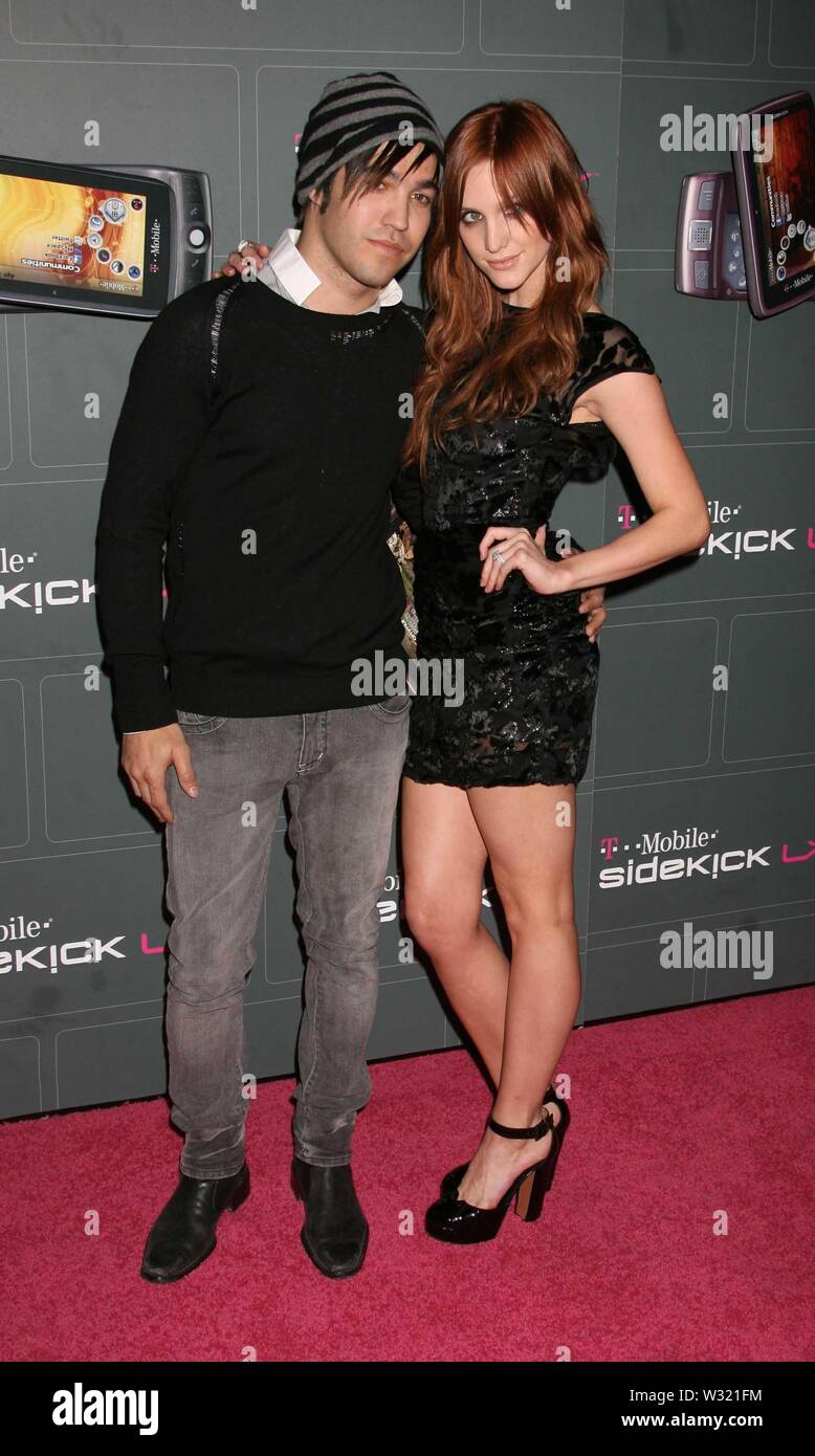 Los Angeles, USA. 05th Oct, 2009. Ashlee Simpson, Pete Wentz 2009 T ...