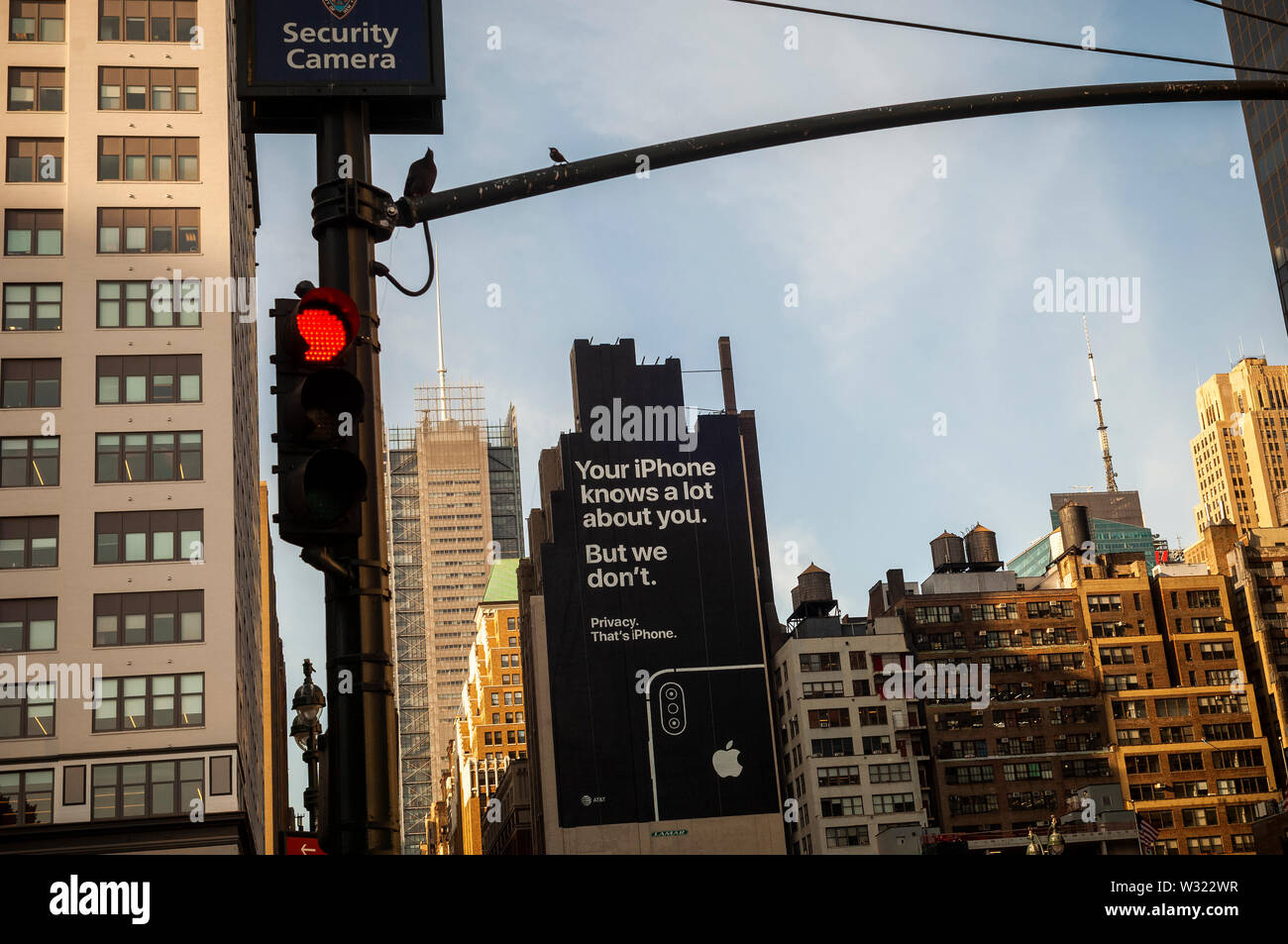 New apple devices hi-res stock photography and images - Alamy