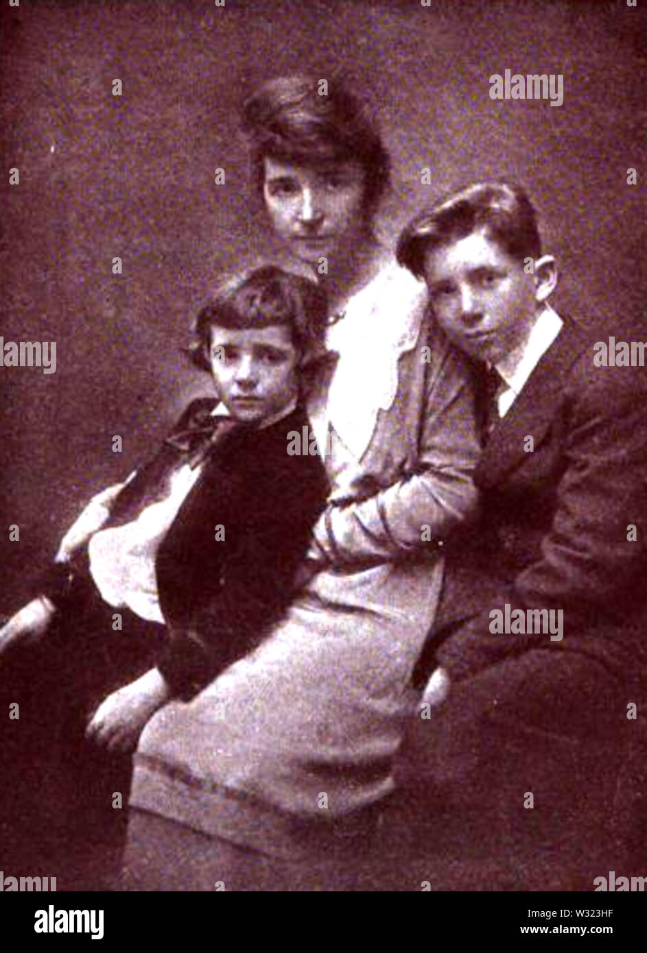 Margaret Sanger and sons Grand and Stuart, circa 1919 Stock Photo - Alamy