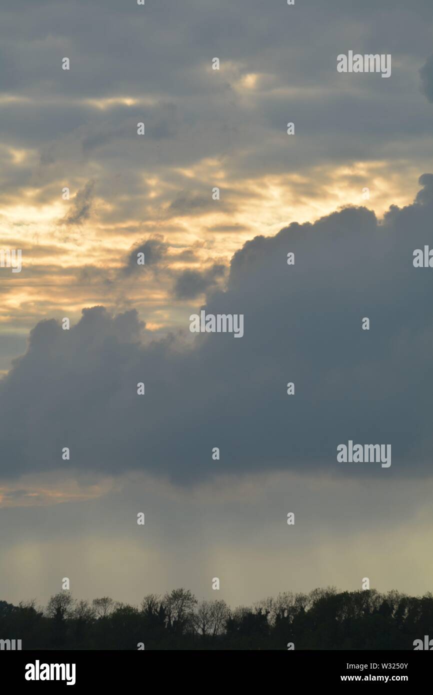 Light rays at the horizon hi-res stock photography and images - Alamy