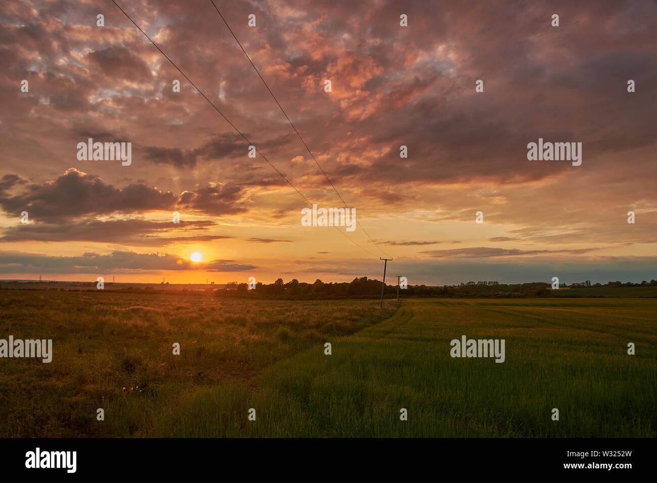 Hertfordshire pylons hi-res stock photography and images - Alamy
