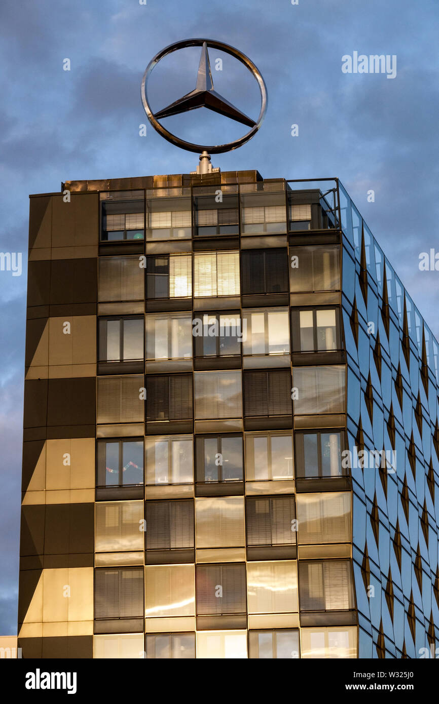 Mercedes benz headquarters hi-res stock photography and images - Alamy