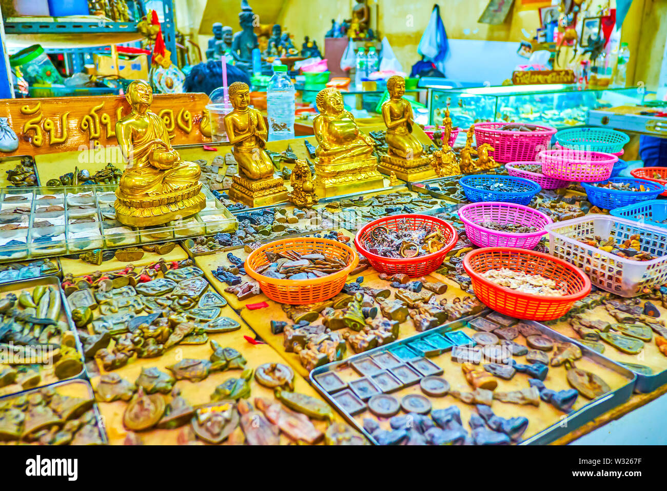 Thailand buddha amulet hi-res stock photography and images - Alamy