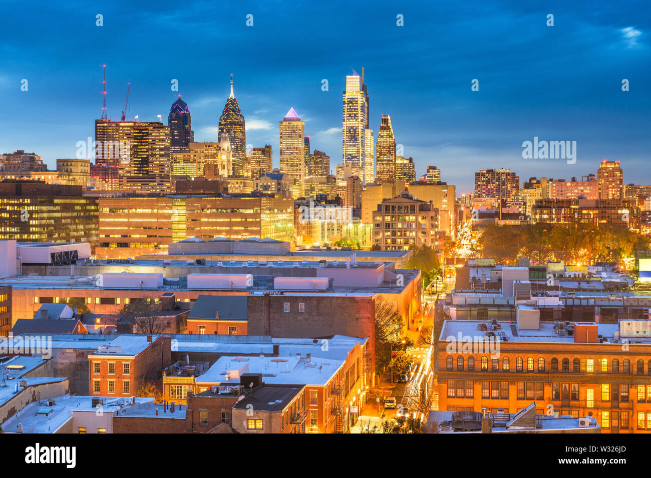 Philadelphia, Pennsylvania, USA skyline over Center City at dusk Stock ...