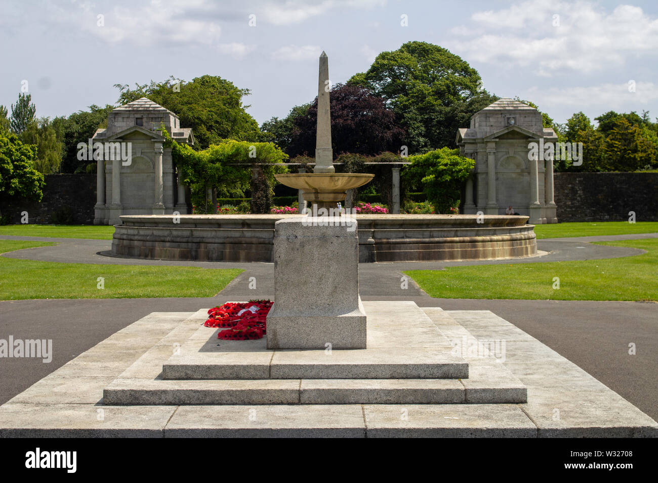 Dublin garden of remembrance hi-res stock photography and images - Alamy
