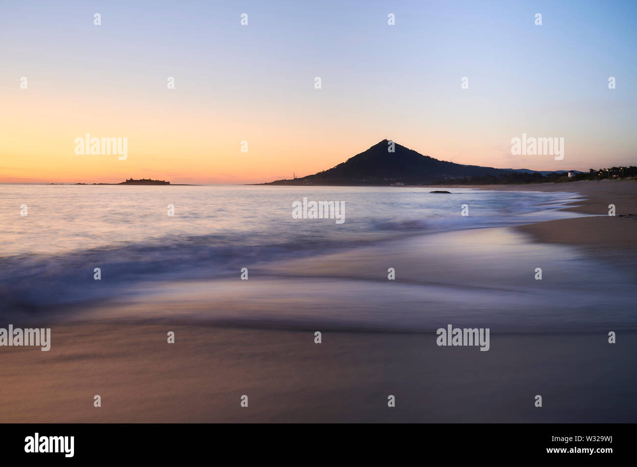 Portugal moledo beach hi-res stock photography and images - Alamy