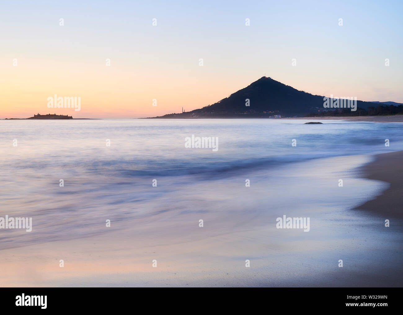 Portugal moledo beach hi-res stock photography and images - Alamy